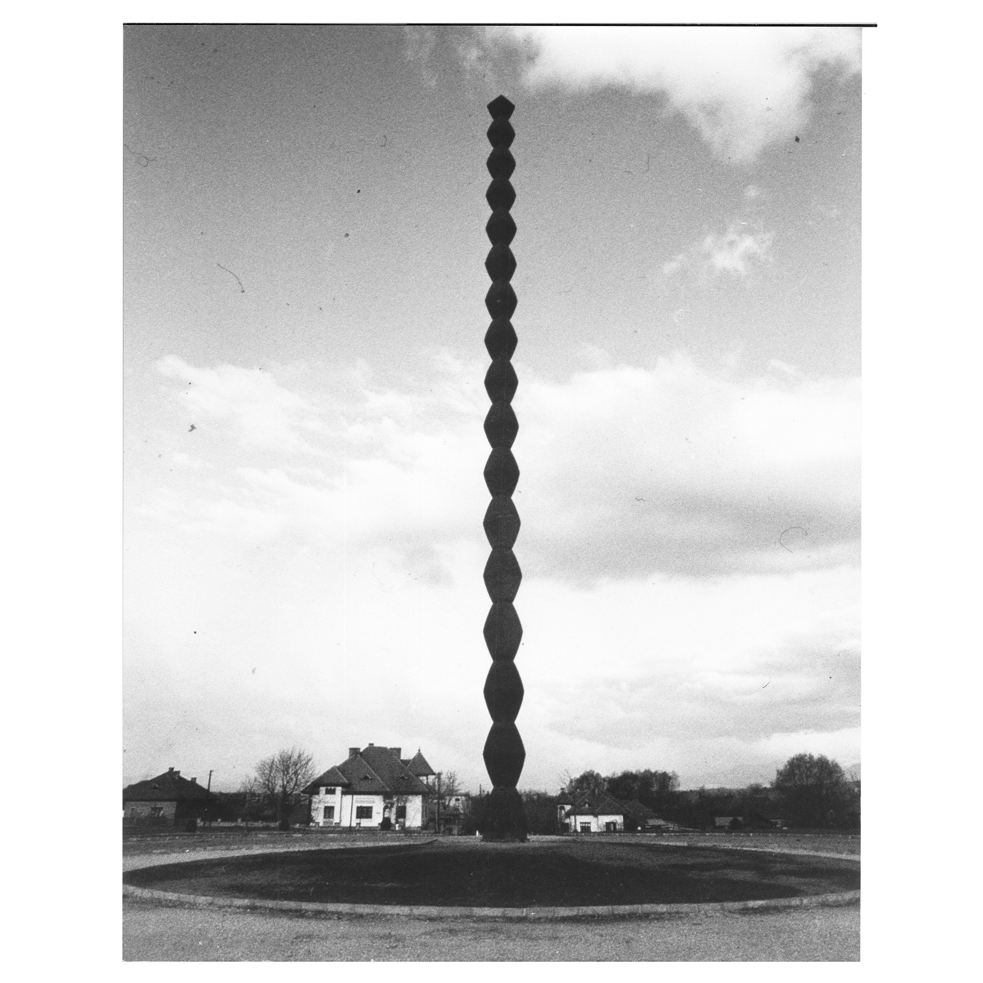 Lot 60, Karl Prantl - Constantin Brâncuși. The sculptures of Tîrgu Jiu ...